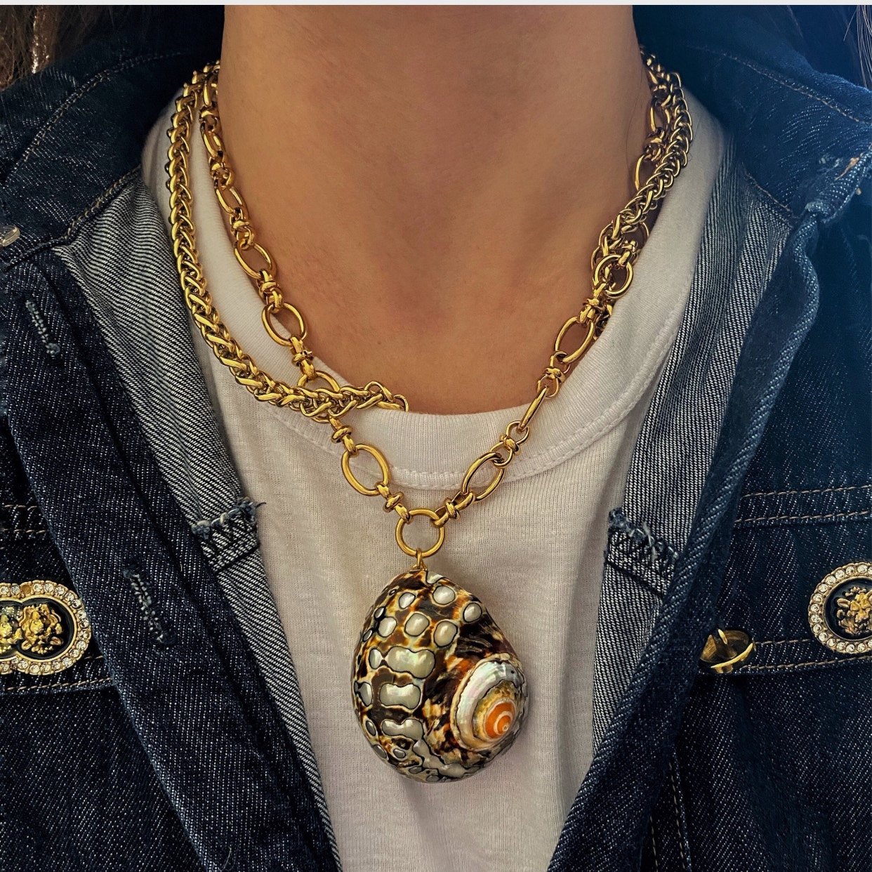 Ocean night tale , shell summer necklace – Grec muse